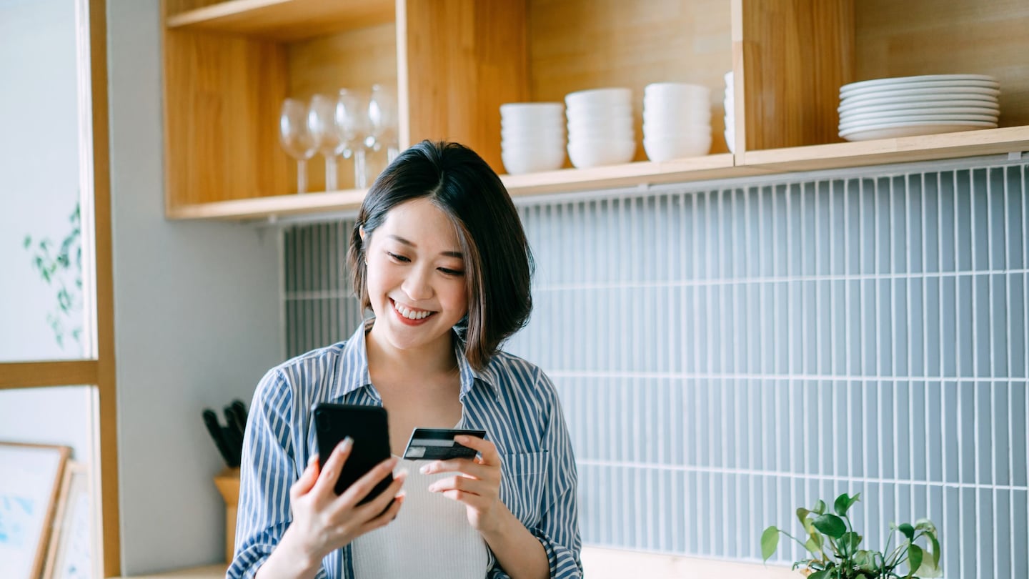 Revolving credit: what is it and how does it work? | Chase