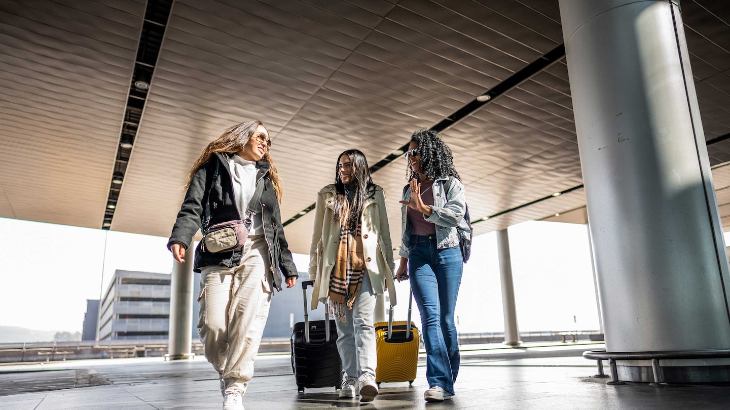 Can I Use My Frequent Flyer Number for Someone Else? | Chase