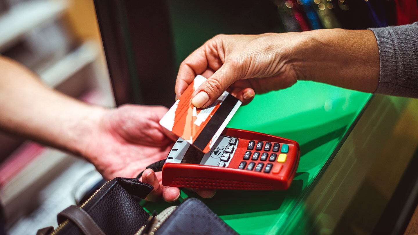 A Guide to Debit and Credit Card Merchant Offers | Chase