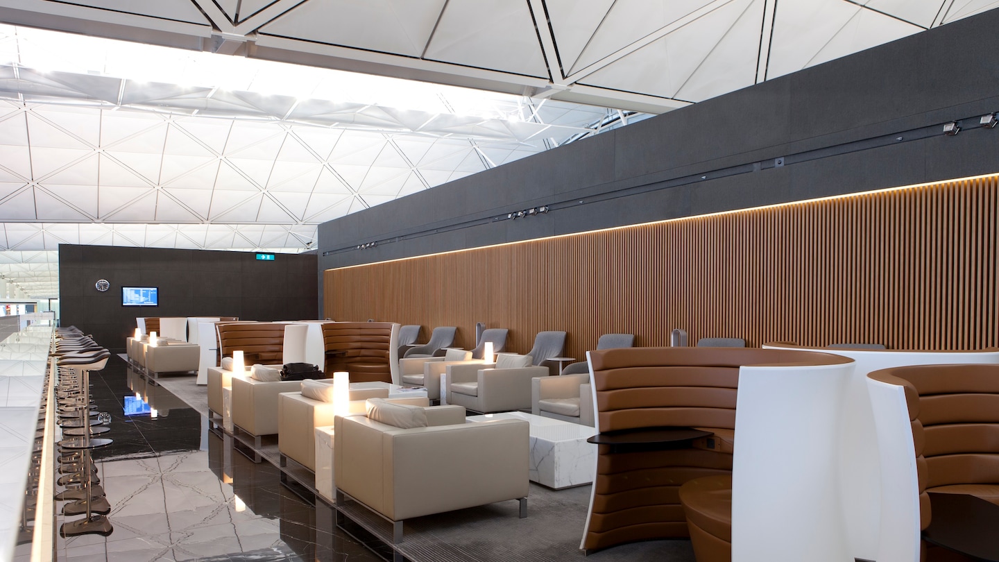 Priority Pass Access at Dulles International (IAD): A Lounge Guide | Chase