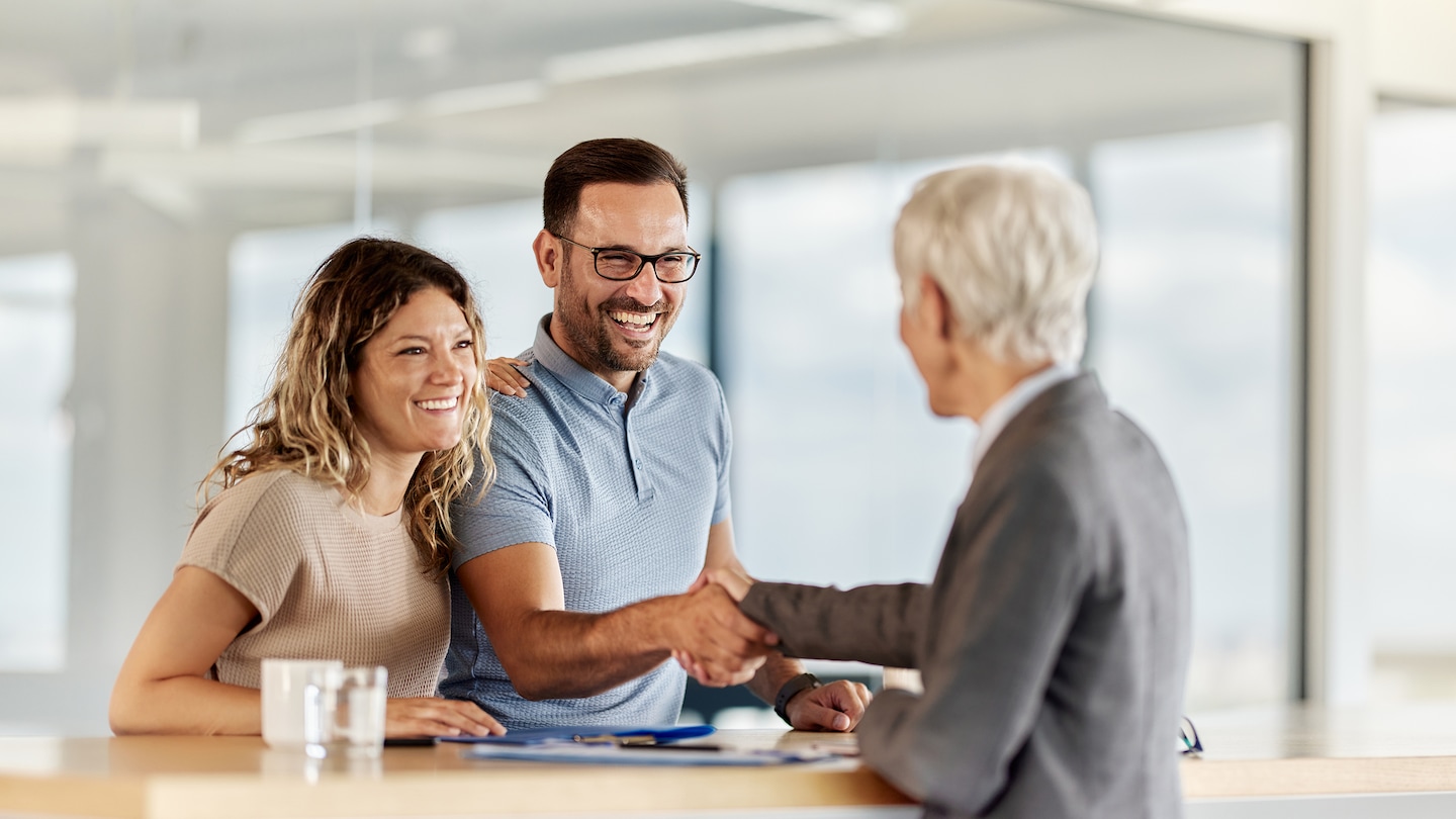 How to Choose a Bank: A Guide | Chase