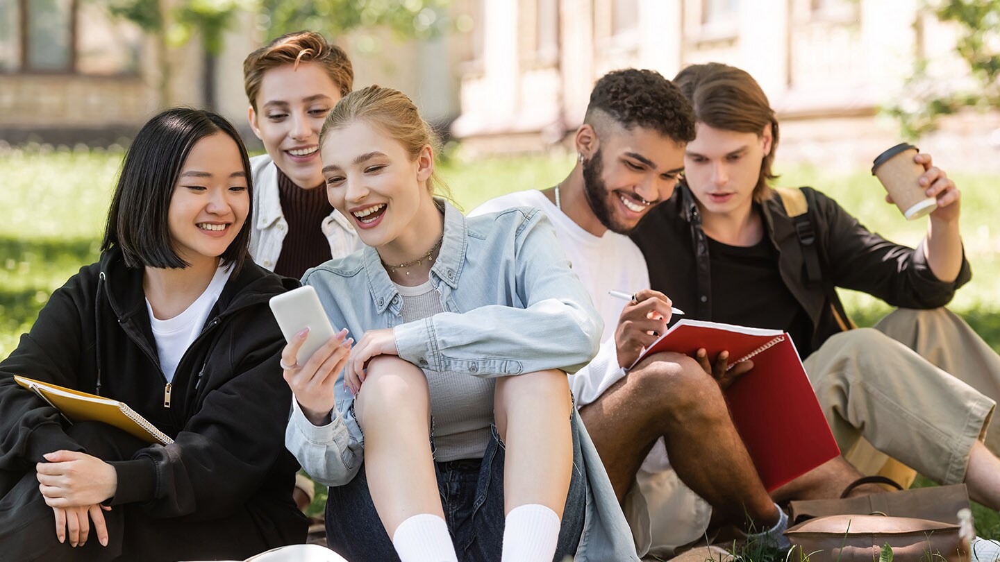 12 College Programs for First-Generation College Students | Chase