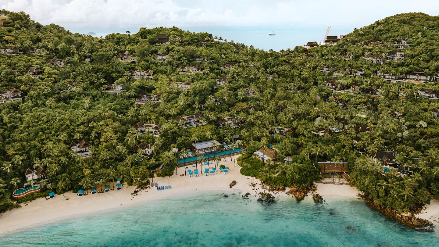 four_seasons_koh_samui_beach_aerial_overview_bd_2502_16x9_web.jpg