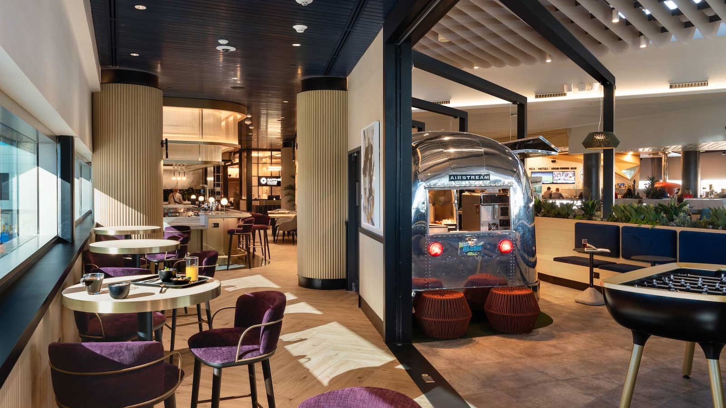 Inside the Phoenix Airport Sapphire Lounge: Photos, Access and ...